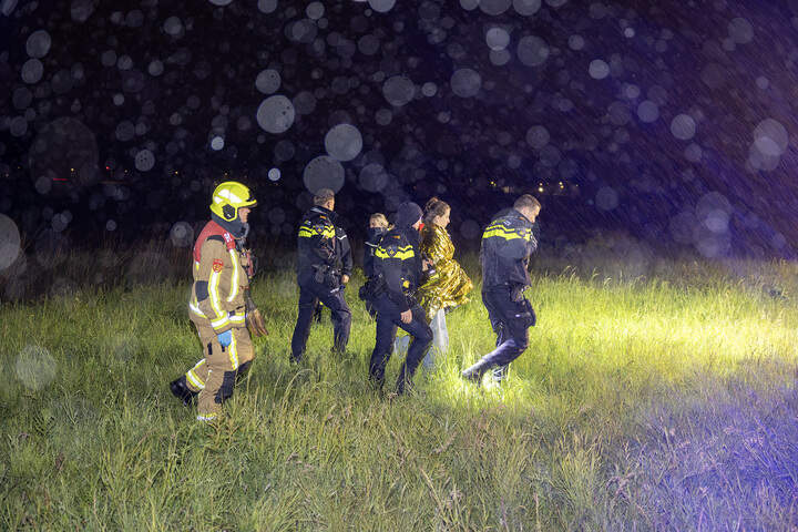 Auto belandt in sloot langs A5 bij Lijnden | Noordhollands Dagblad