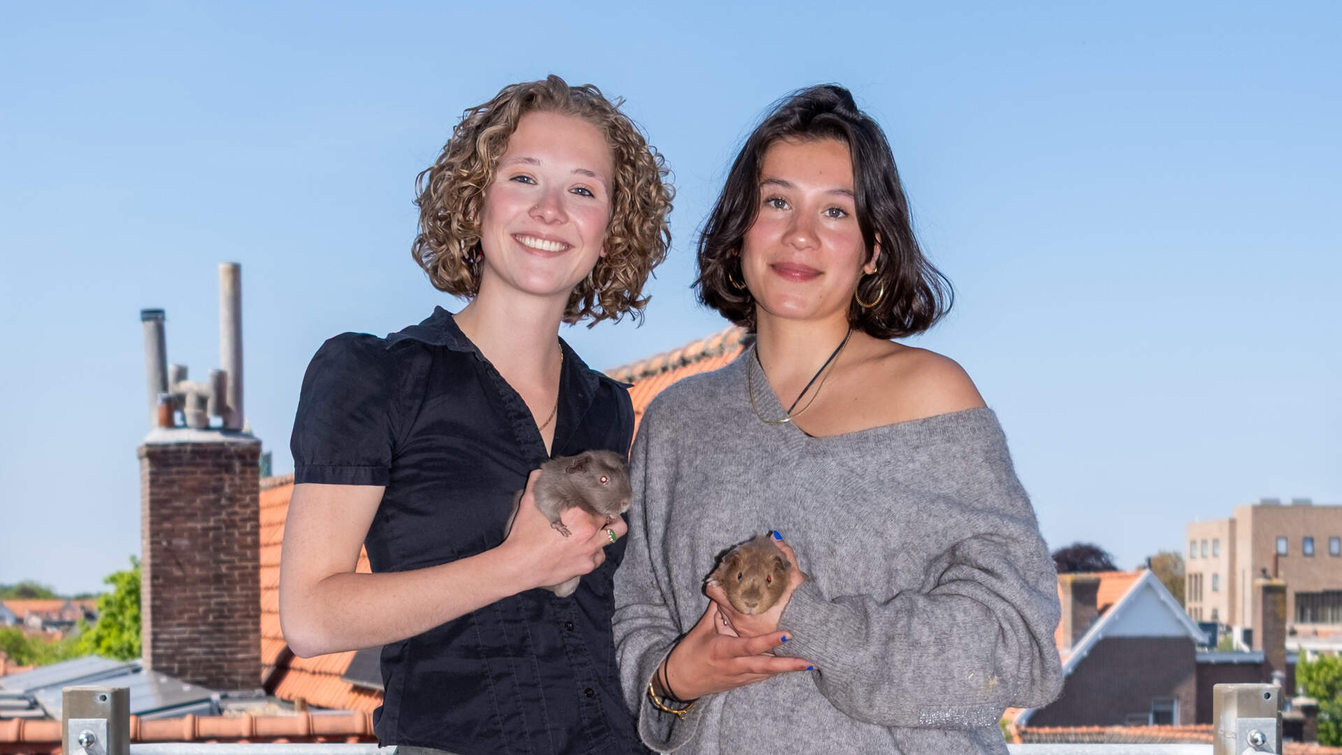 Norah en Emma hadden als kinderen niet verwacht later samen te gaan ...