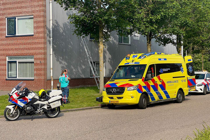 Man zwaargewond na val van ladder in Hoofddorp, traumaheli ingeschakeld ...