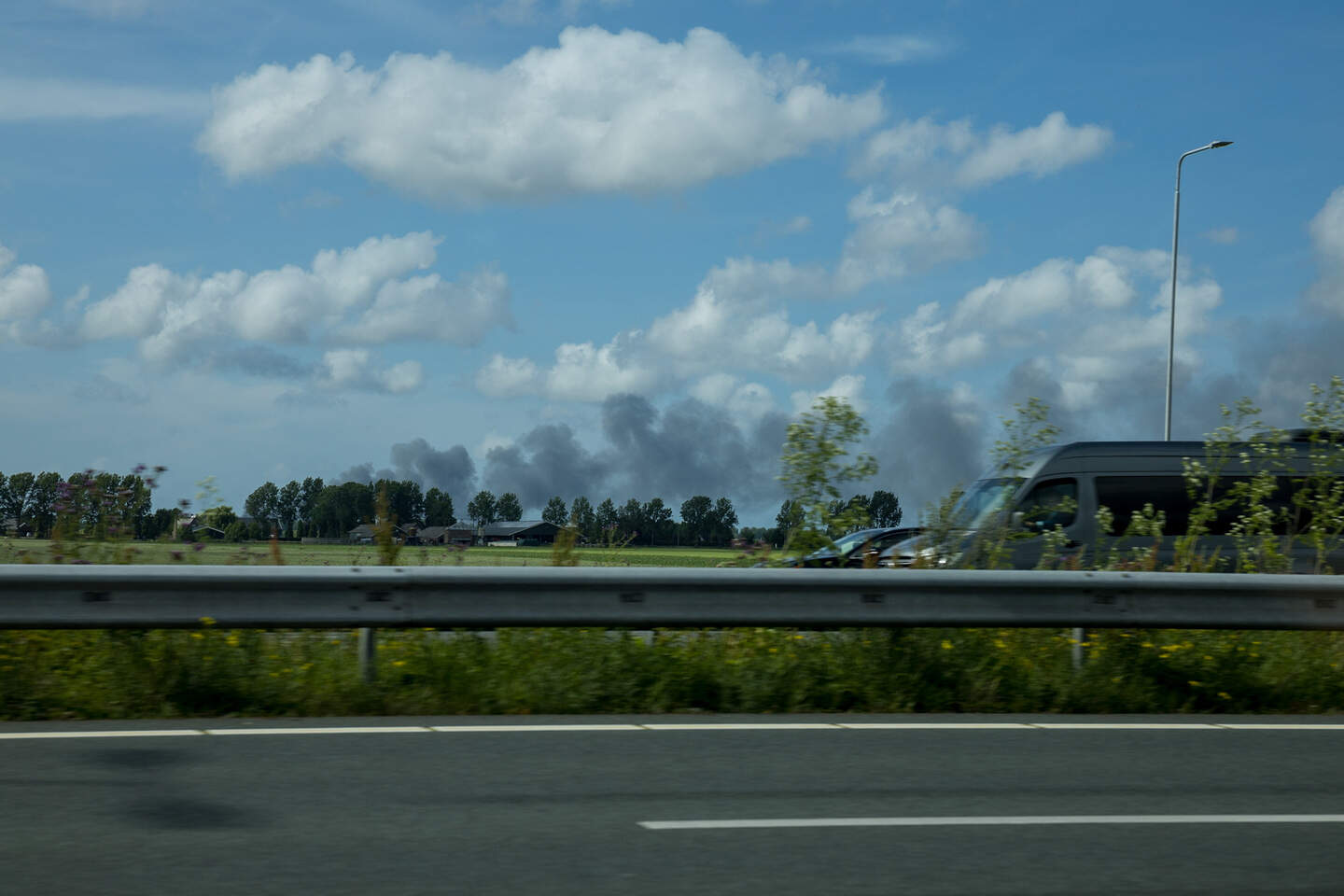 Brand bij bedrijf op Hillegommerdijk in Zwaanshoek | Haarlems Dagblad