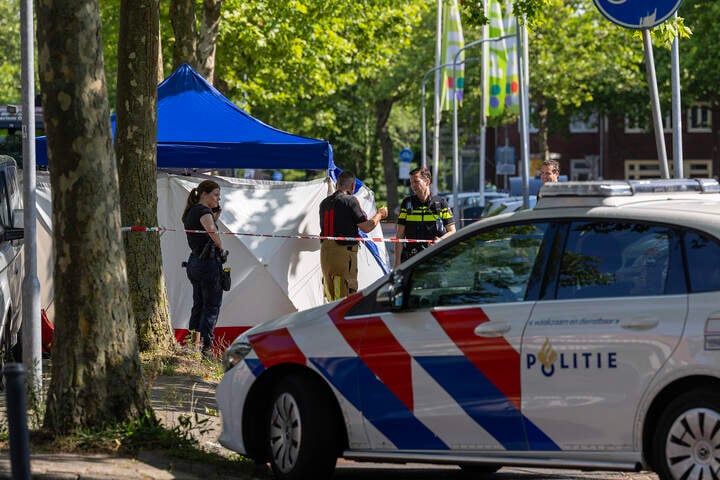 Overleden persoon aangetroffen in geparkeerde auto in Haarlem. Geen ...