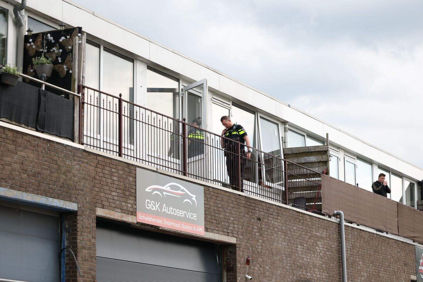 Aanhouding en gewonde na melding van steekpartij in Zwaanshoek [update ...