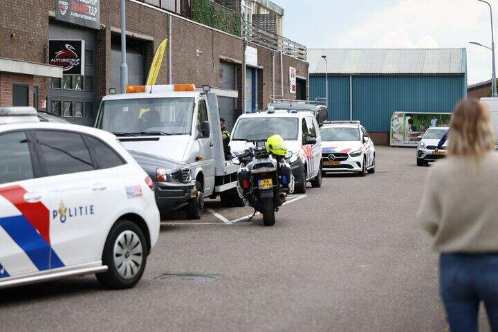 Aanhouding en gewonde na melding van steekpartij in Zwaanshoek [update ...